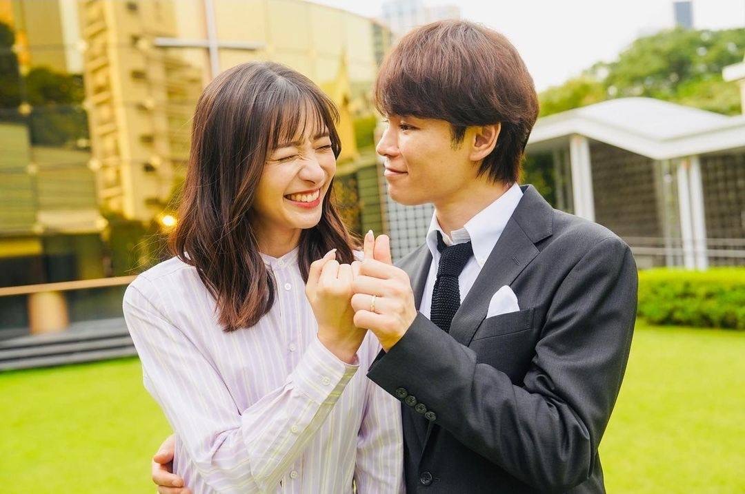 【結婚】足立梨花の旦那はHANDSIGNのTATSU！馴れ初め&記者会見まとめ！ | Cococheck