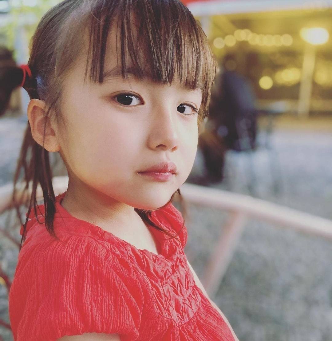 【画像】宮崎莉里沙と芦田愛菜が似てる理由3選!容姿だけでなく経歴も似ていた! Cococheck